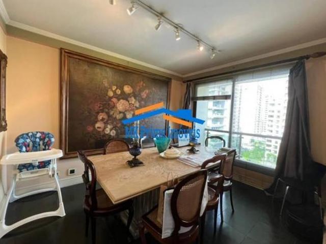 Apartamento 220m² 4 Dormitórios 3 suítes 4 vagas p/ Venda no Itaim Bibi/SP