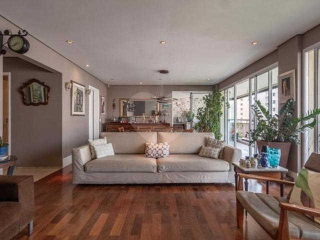 Apartamento 221m² 4 suítes 6 banheiros 4 vagas em Perdizes