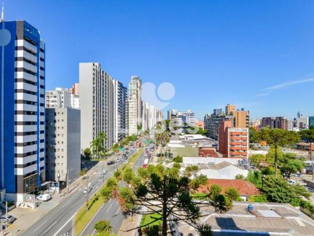 Apartamento 227m² com 4 quartos 2 suítes à venda no Batel – 2 vagas, lareira e churrasqueira