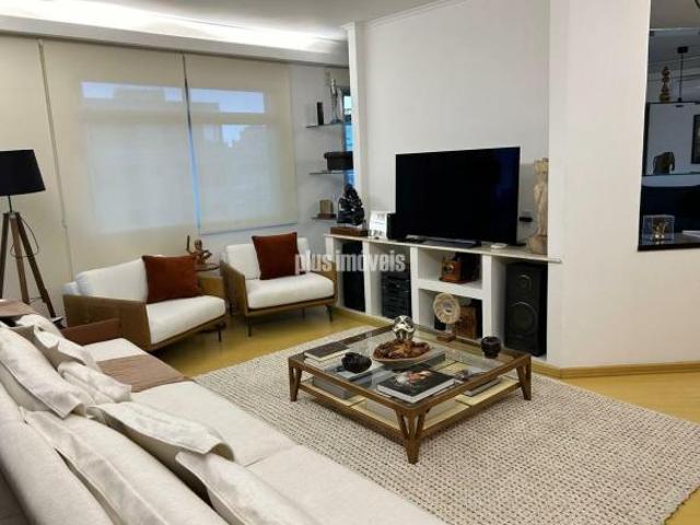 Apartamento 230 m², Higienópolis, 3 dormitórios sendo 1 suite, 2 vagas de garagem
