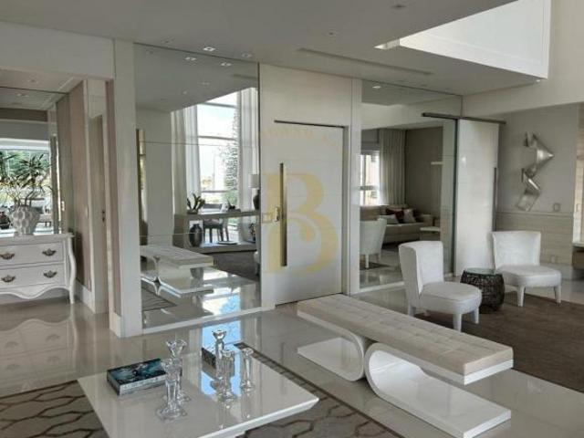 Apartamento | 230m² | 3 suítes | 4 vagas independentes | Próx. Parque da Aclimação