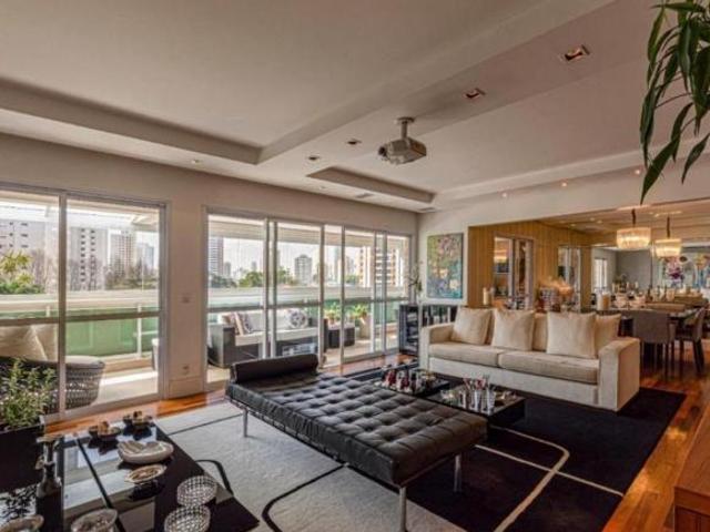 Apartamento 240m², 04 suítes, 04 vagas