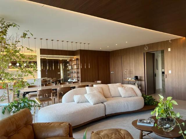 Apartamento 245 m2 no Parque Areião