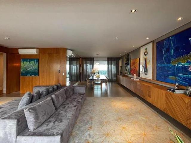 Apartamento 253m² à venda, 4 quartos e 4 vagas