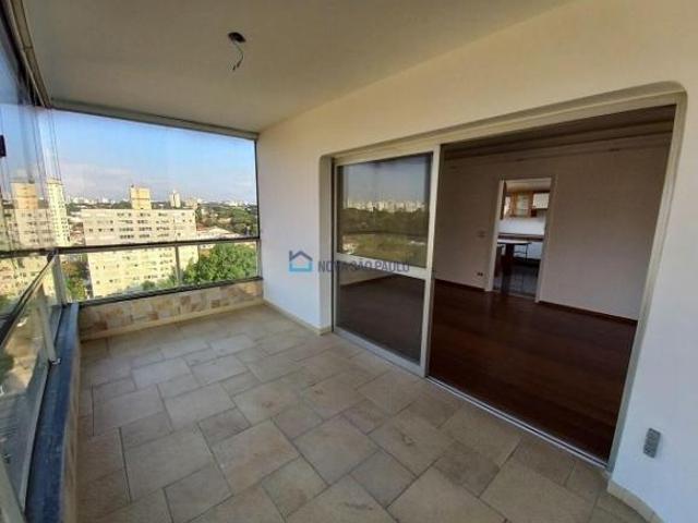 Apartamento 260 m², 3 dormitórios, 3 suítes, 4 vagas Moema