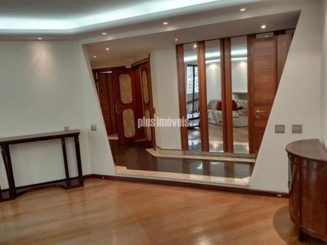 Apartamento 260 m² Higienópolis, 3 suítes sendo uma máster, 4 vagas de garagem