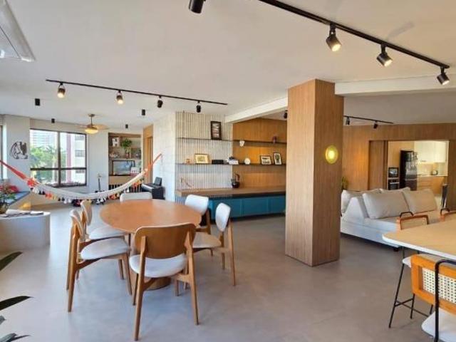 Apartamento 261m² reformado atrás do Shopping Campo Grande