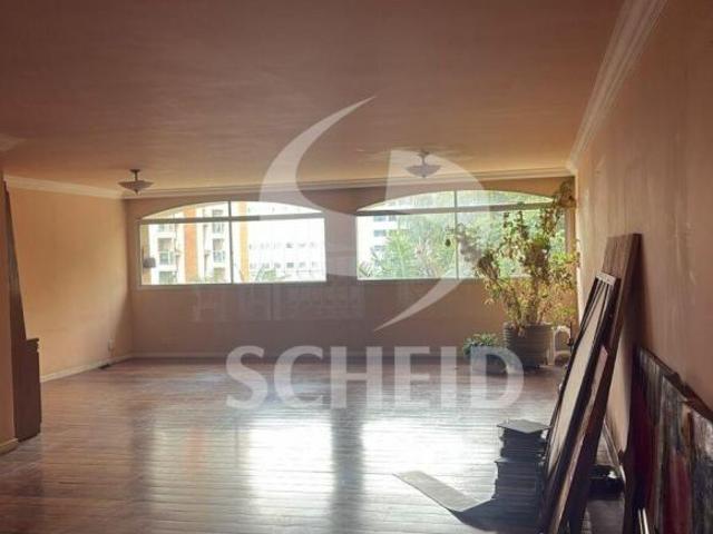 Apartamento 263m², 4 Dormitórios, 2 Vagas na Bela Vista, Excelente Oportunidade para Reforma