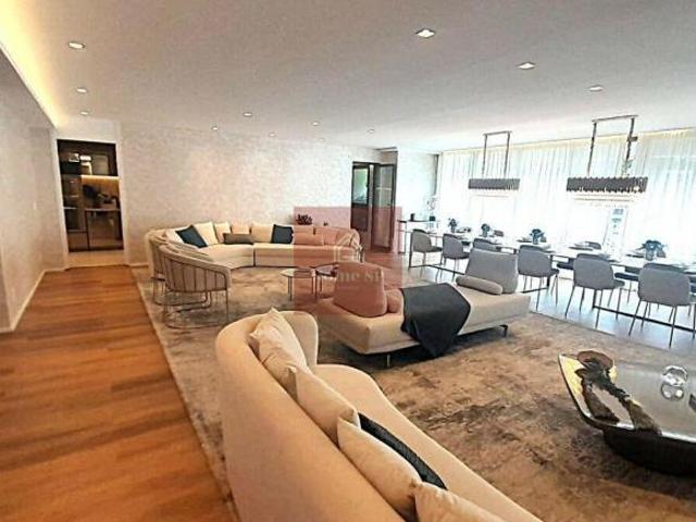 Apartamento 273 m2, 4 suítes, 4 vagas. Abaixo da avaliação