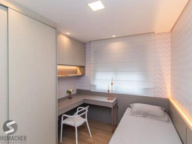 Apartamento 2 d um suíte 80,45m² 1 vaga simples descoberta MENINO DEUS