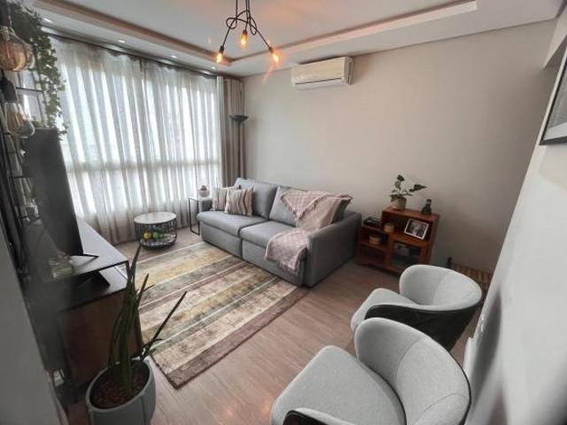 Apartamento 2 dorm. + Dependência no Menino Deus