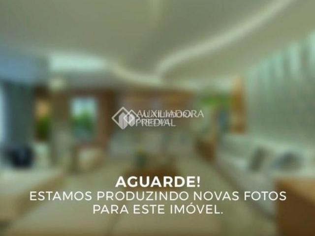 APARTAMENTO REFORMADO E SEMIMOBILIADO, 2 DORMITÓRIOS E SUÍTE NO BAIRRO RIO BRANCO
