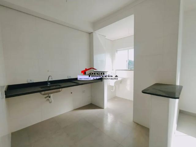 Apartamento 2 dormitórios com sacada Campo Grande em Santos!