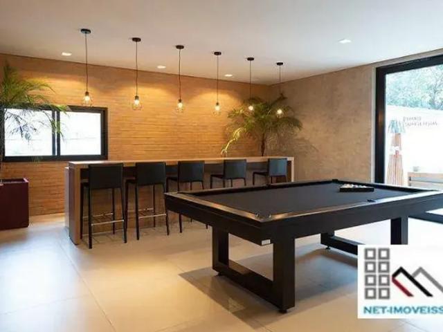 Apartamento 2 dormitórios 115m², 2 suítes, totalmente reformado, sacada, 2 vagas. Próximo do shopp