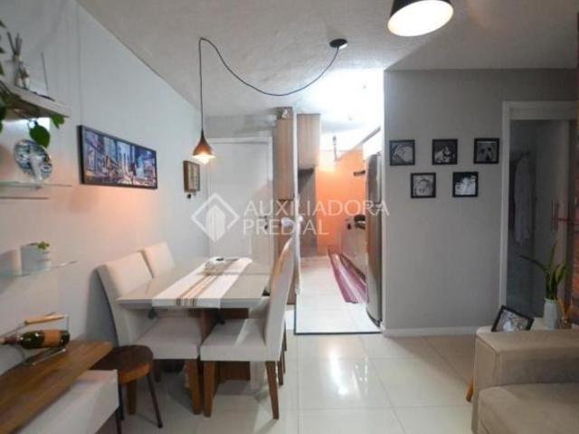 apartamento 2 dormit[orio reformado. Bairro Hipica