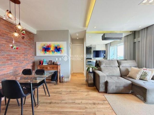 Apartamento 2 dormitorios mobiliado vaga coberta