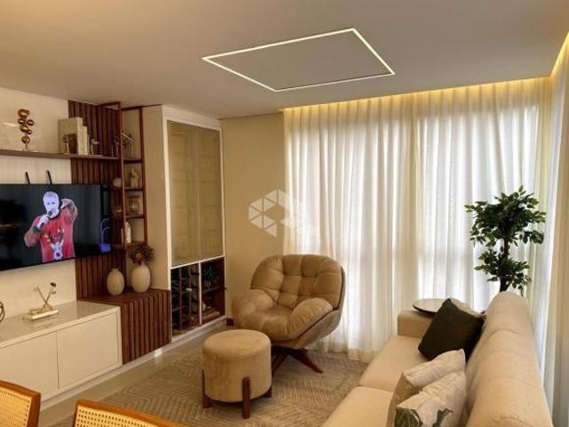 Apartamento 2 dormitórios, mobiliado e decorado, junto a praça da igreja Luterana no bairro Navegant