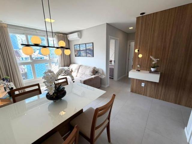 Apartamento 2 dormitórios mobiliado e decorado! Prédio com infraestrutura