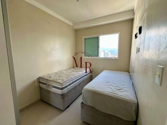 Apartamento 2 dormitórios na Ocian a 200 metros da praia