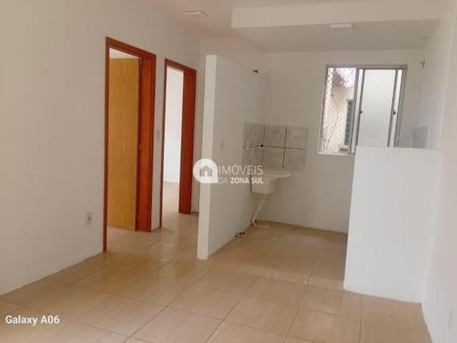 Apartamento 2 Dormitórios na Restinga Reformado