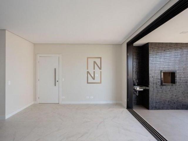 Apartamento 2 dormitórios no Água Verde