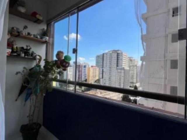 APARTAMENTO 2 DORMITÓRIOS NO ÁGUA VERDE, FACE NORTE E SACADA