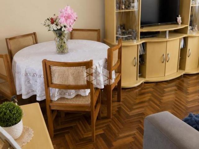 Apartamento 2 dormitórios, no bairro Humaitá em Porto Alegre