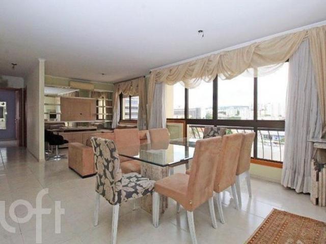 Apartamento 2 dormitórios no bairro Passo da Areia em Porto Alegre!