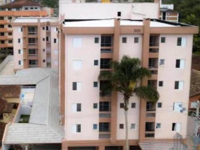 Apartamento 2 dormitorios no centro de Ubatuba