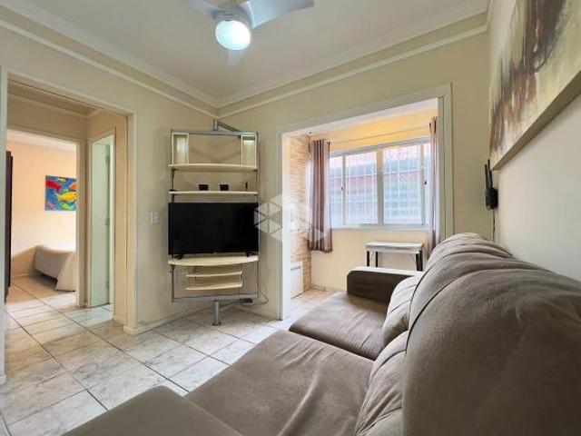 Apartamento 2 dormitórios no Centro de Capão da Canoa a apenas 3 quadras do mar