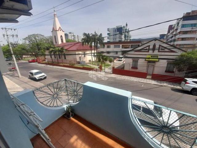 Apartamento 2 dormitórios no centro de Santa Maria