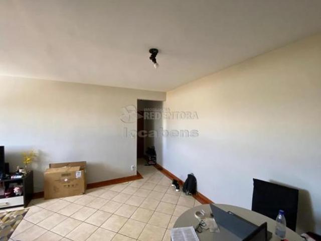 Apartamento 2 dormitórios no Universitário