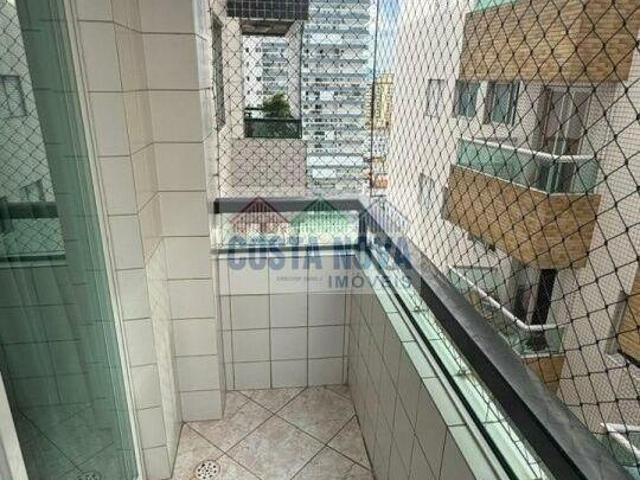 Apartamento 2 dormitórios à 100 metros do mar