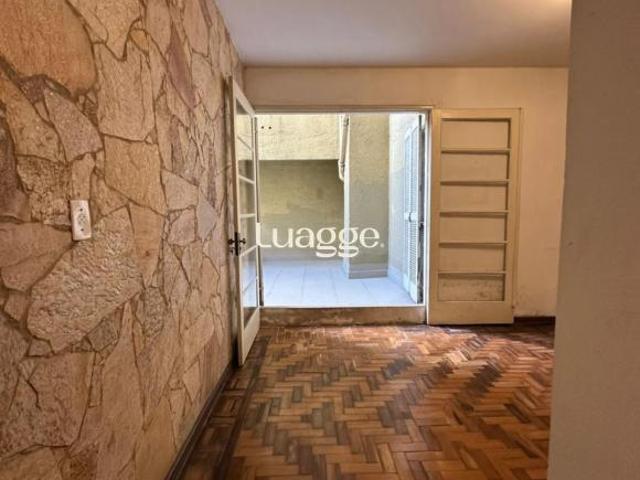 Apartamento 2 dormitórios a venda no Bairro Moinhos de Vento em Porto Alegre RS