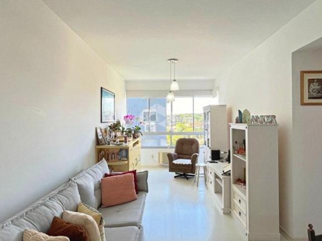 Apartamento 2 dormitórios andar alto, elevador, vista livre, vaga coberta, no bairro Cristal