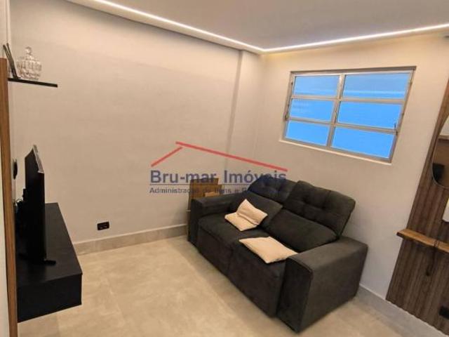 Apartamento 2 dormitórios, Aparecida, 1 quadra da praia, garagem coletiva