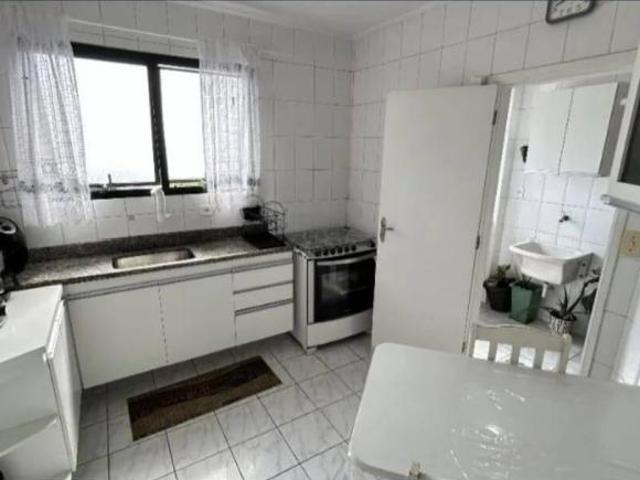 Apartamento 2 Dormitórios Armários Garagem Demarcada Embaré