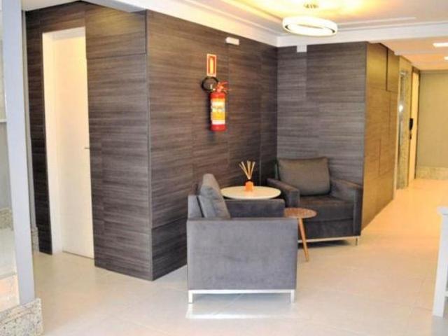 Apartamento 2 dormitórios com 1 suíte e box duplo de garagem no bairro Auxiliadora