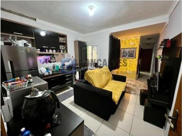 Apartamento 2 Dormitórios com 1 Suíte em Vila Lucinda, Santo André – 49m²