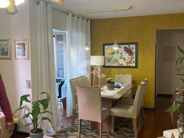 Apartamento 2 dormitórios com 1 vaga de garagem coberta
