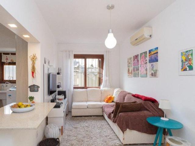 Apartamento 2 dormitórios com 1 vaga de garagem reformado no Bairro Cristo Redentor em Porto Alegre/