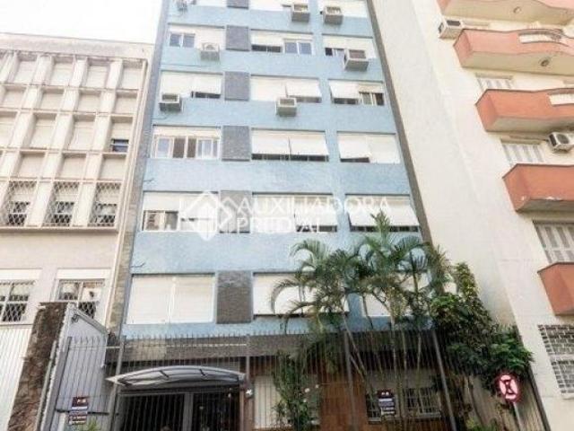 Apartamento 2 dormitórios com 2 banheiros em frete ao SESC do centro de Porto Alegre