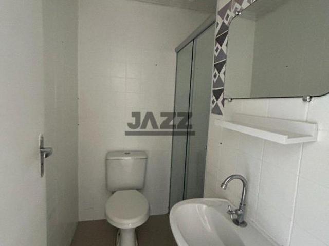 Apartamento 2 Dormitórios com Vaga de Garagem e Armário na Cozinha