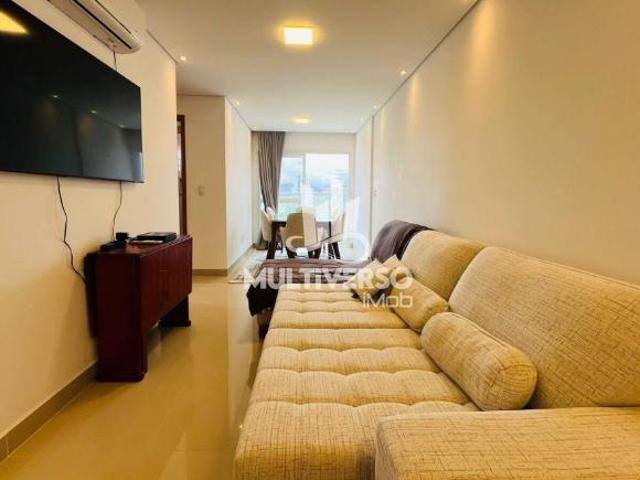 Apartamento 2 dormitórios com varanda e lazer próximo a praia no Embaré em Santos