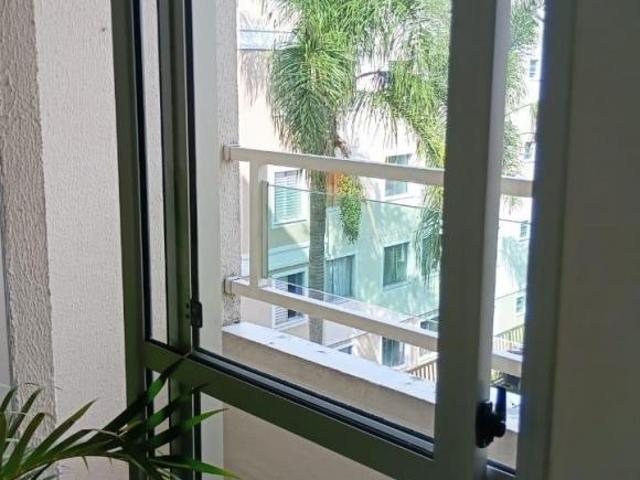 Apartamento 2 Dormitórios com Varanda e Vaga | Próximo à Estação | R$ 240 Mil