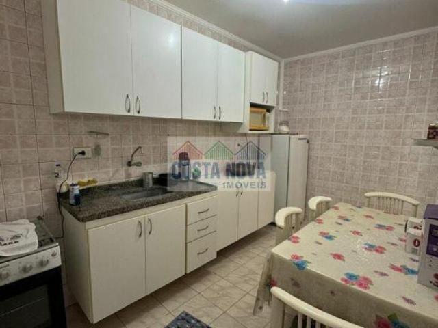 Apartamento 2 dormitórios com vista para o mar