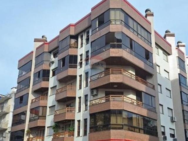 Apartamento 2 Dormitórios com dependência sacada de frente, box e depósito, Centro de Capão da Cano