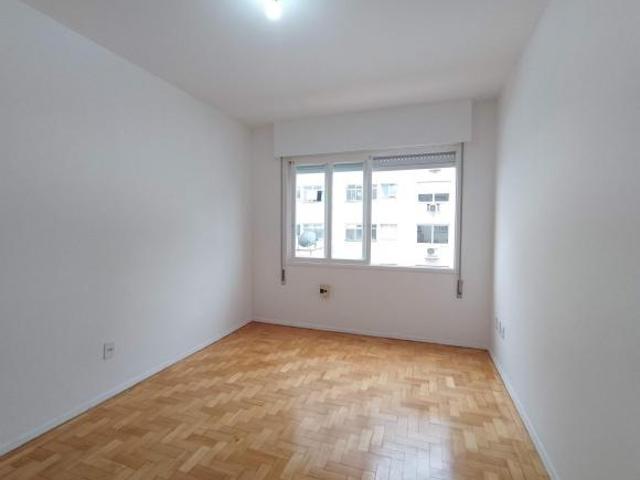 Apartamento 2 dormitórios com elevador na Cristóvão