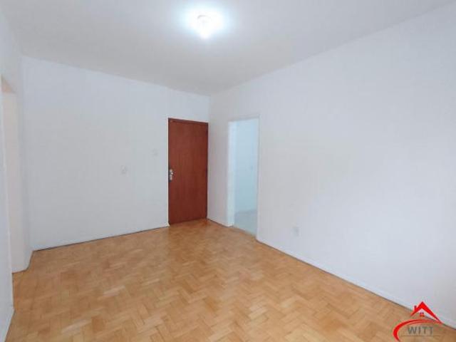 Apartamento 2 dormitórios com elevador na Cristóvão