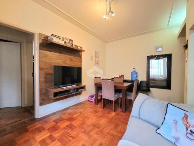 Apartamento 2 Dormitórios, com elevador no bairro Santa Cecilia, Porto Alegre